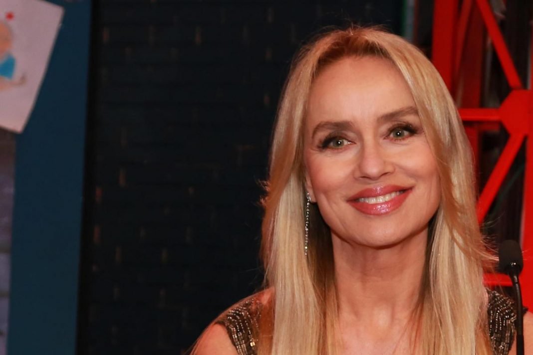 Gloria Guida: chi è, com’è oggi, Johnny Dorelli, biografia, marito ...